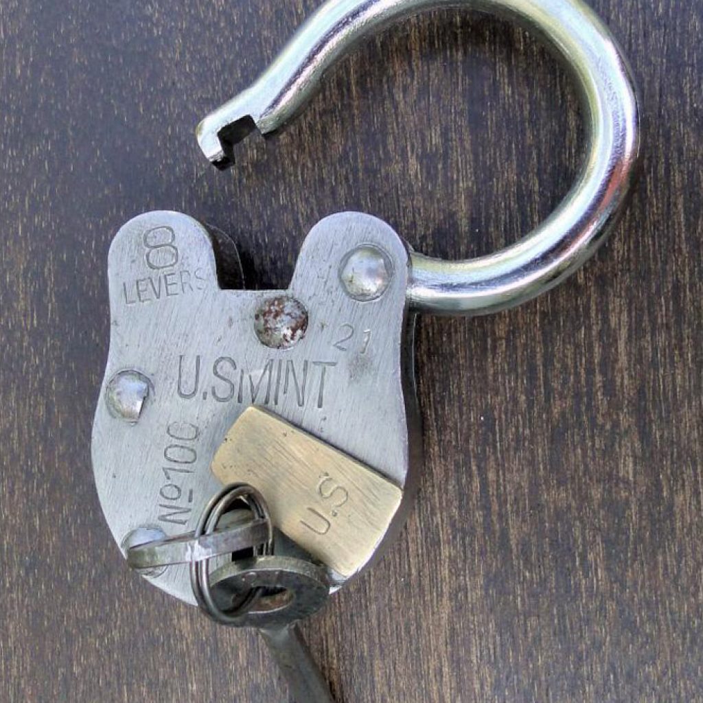 U S Mint Iron Padlock Lock with Skeleton Key | The Kings Bay