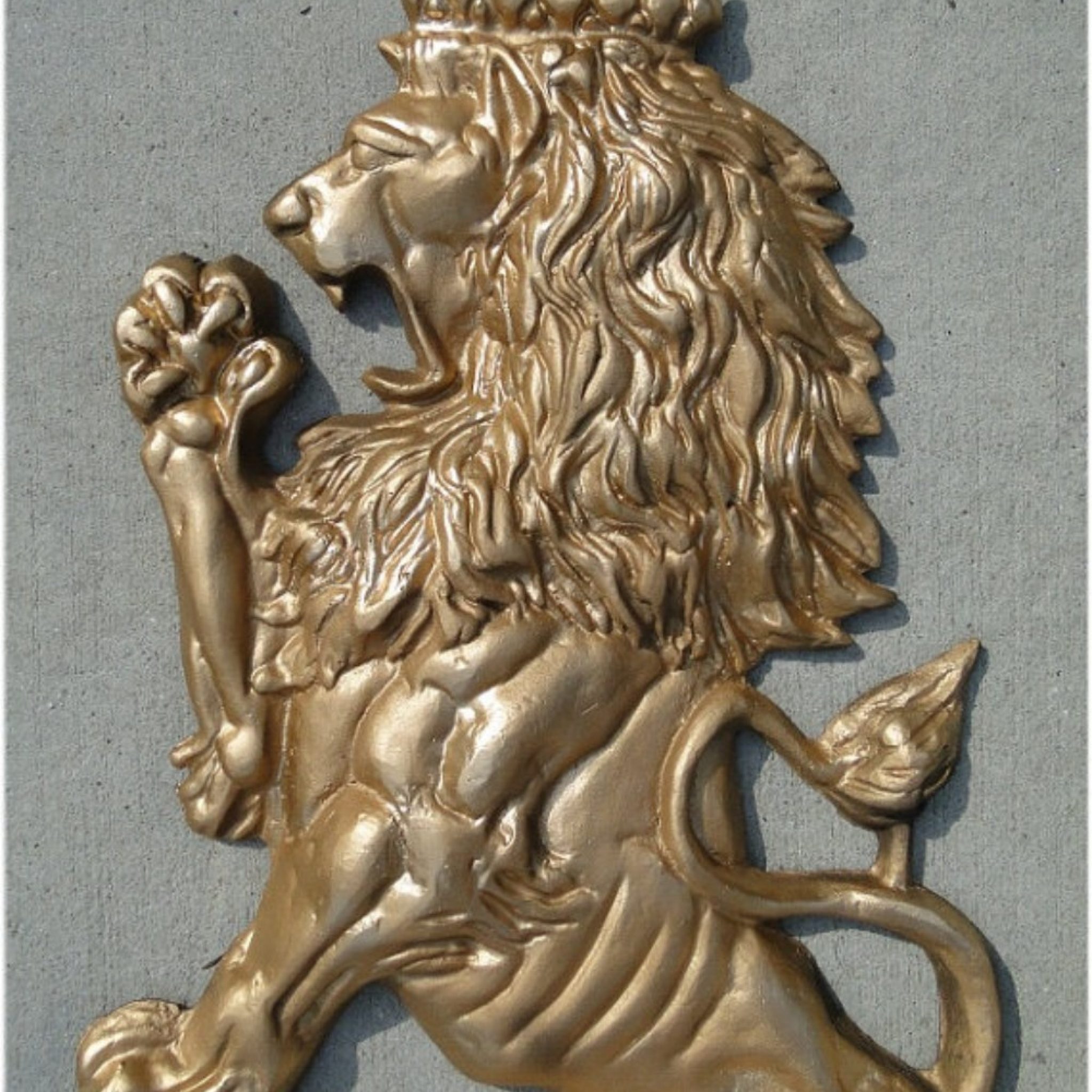 Pair of Wall Mounted Royal Lion Crest Sculptures | The Kings Bay