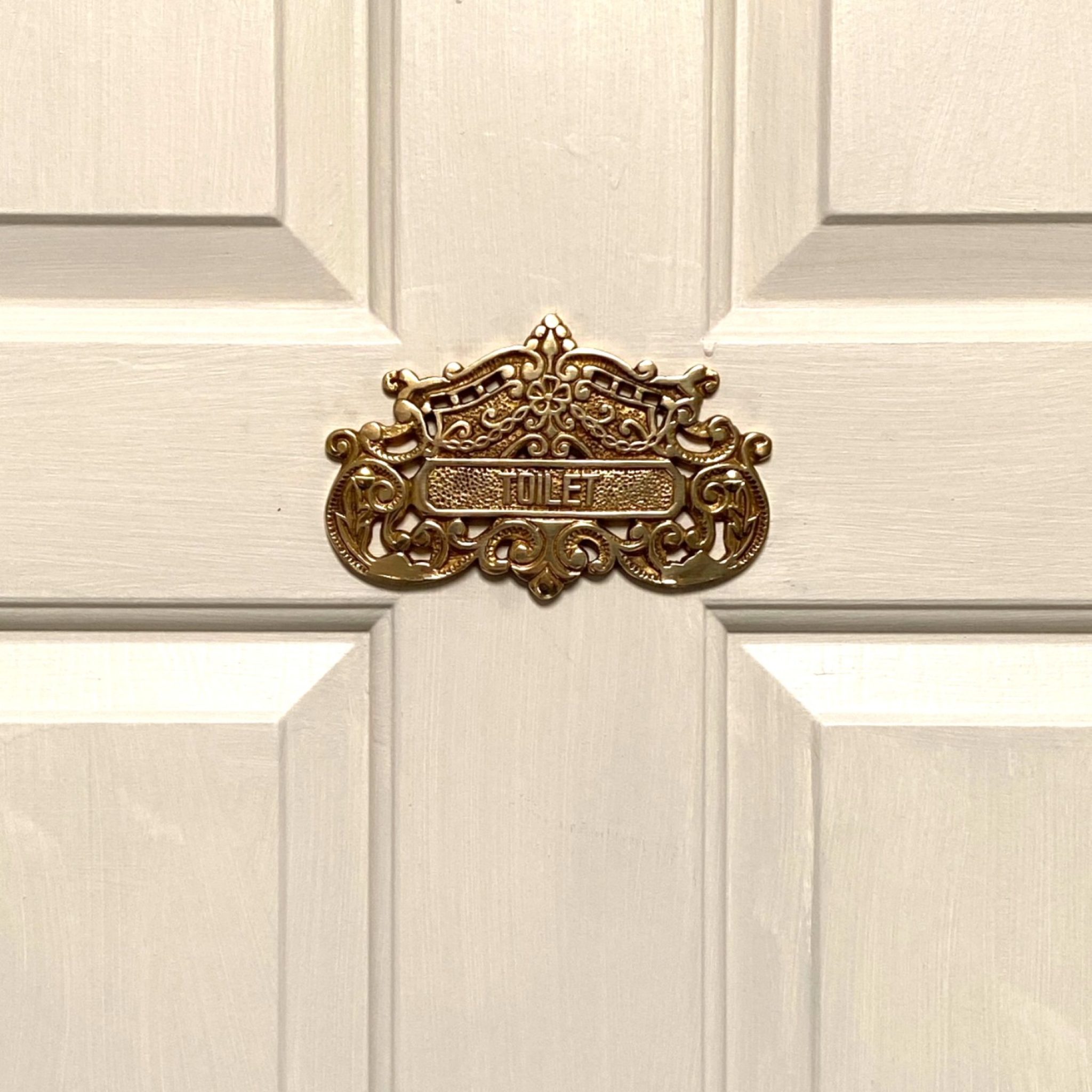 Victorian Style Toilet Door Sign in Polished Brass | The Kings Bay